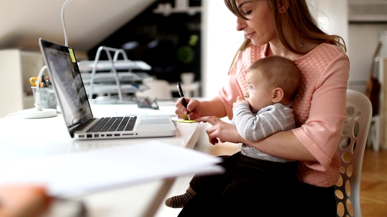 It’s time to break the parent trap at work for new mums | Mentl Space